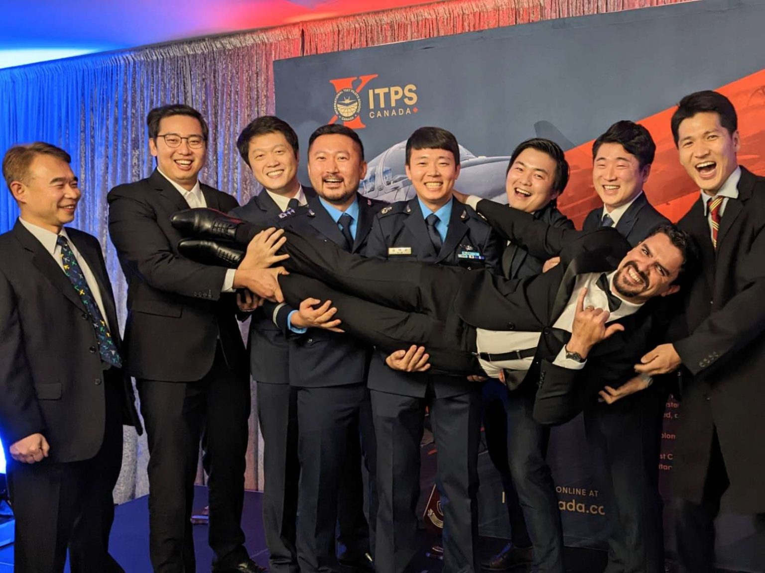 21 Test Pilot and Flight Test Engineers Graduate | Class of 2022A | ITPS